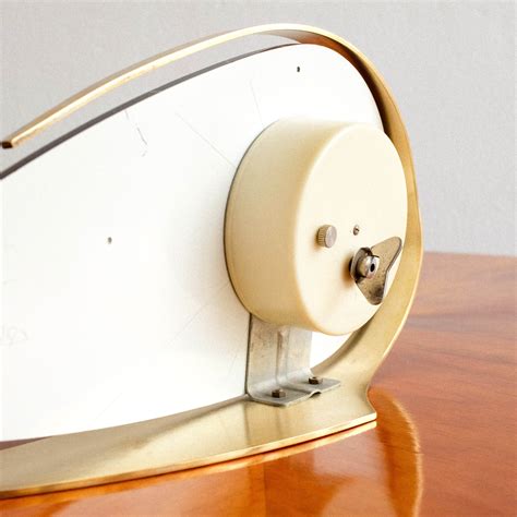 Prim Table Clock Renové