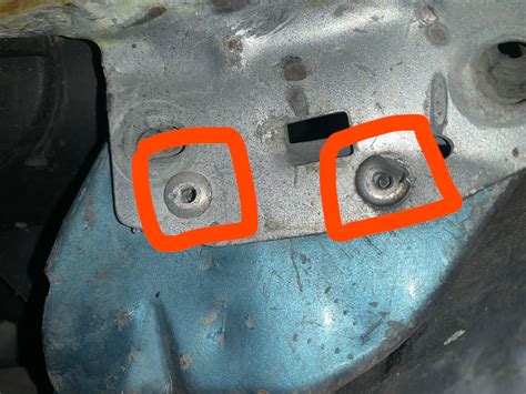 What are these and how do I get them out? : r/MechanicAdvice