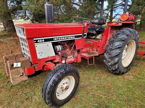 Lot 3 International 484 Tractor Auctionsplus