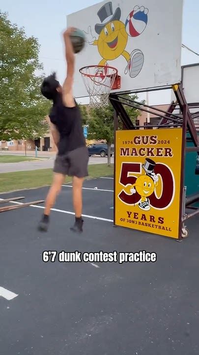 67 Guy Practicing For Dunk Contest Youtube