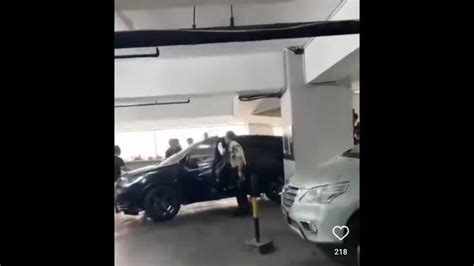 Muda Mudi Ketahuan Berbuat Asusila Di Mobil Parkir Dikejar Satpam Videonya Viral Di Ig