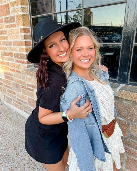 Molls Molly Myers • Instagram Photos And Videos