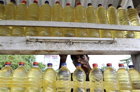 Bensin Botolan Antara Foto