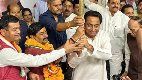 Madhya Pradesh Former Bjp Minister Deepak Joshi Joins Congress