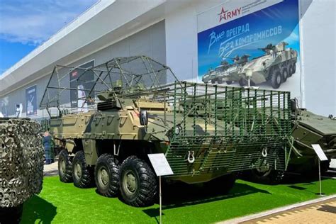Russia Unveils Btr 22 8x8 Apc To Replace Aging Btr 82 Series Armored Personnel Carriers
