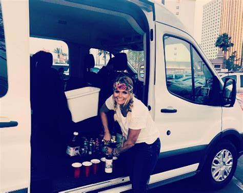 Miranda Lambert Needs Emergency Alcohol For Diva Meltdowns Celeb