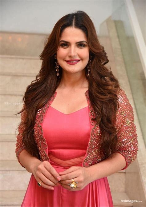 Artis India Cantik Paling Populer Halaman Riset