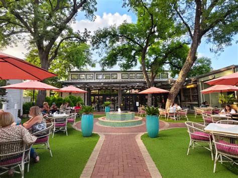 18 Best Dining And Drinking Spots In Bishop Arts