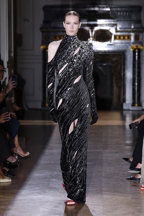 Zuhair Murad Fall 2024 Couture Fashion Show And Collection Review Photos