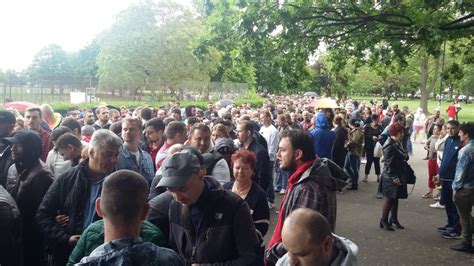 Matei Mircioane Din Anglia „stau La O Coadă De 1 000 De Oameni şi