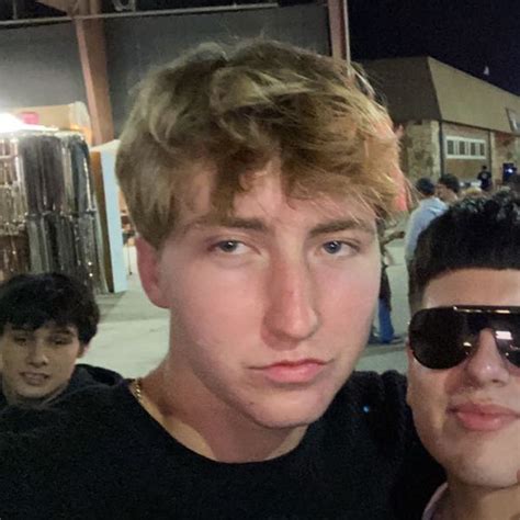 Ryan Maclean Instagram Tiktok Twitch Linktree