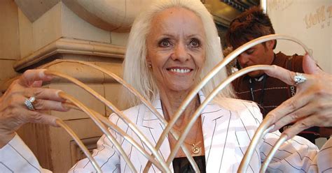 Meet People With Worlds Longest Fingernails Like Gran Who Couldnt