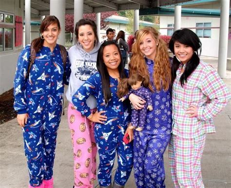 Pin By Becca Schauer On Highschool Spirit Week Outfits Homecoming