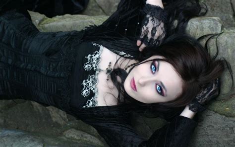 Gothic Girl Wallpapers Top Free Gothic Girl Backgrounds Wallpaperaccess