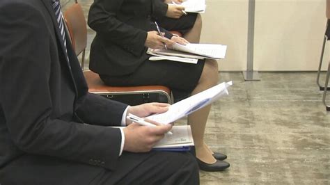 大学生の就職内定率 過去10年で最低の35 内定者が好条件求め就職活動を継続か Tbs News Dig