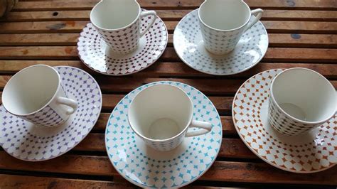 5 Tassen Plus Untertasse Boch Belgium Punkte Ceramics Tableware