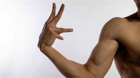 Proko Dynamic Academic Male Poses Roberto