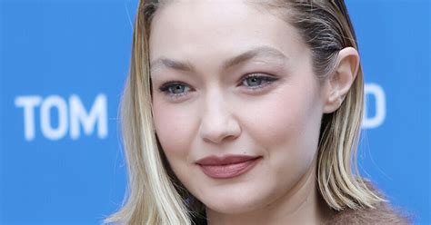 지지 하디드 고혹적인 분위기