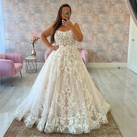 Plus Size Lace Dress