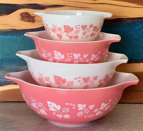 Vintage Pyrex Pink Gooseberry Cinderella Bowls Complete Nesting Set Etsy