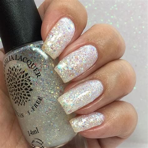 White Sparkle Winter Nails At Alfred Sullivan Blog