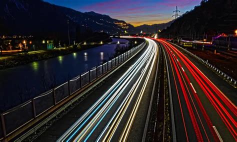Light Trail Photography Beginners Guide To Take Stunning Photographs