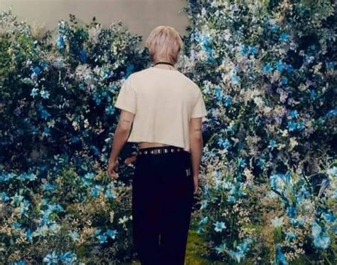 Bts Community Post الطوق اللي حوالين جيمين اسمه عنخ او مفتاح الحياة