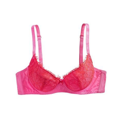 11 Bra Tips Every Woman With Small Boobs Should Know