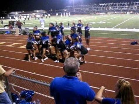 Cheers With Stunts Stunts High School Cheer Burbank High School
