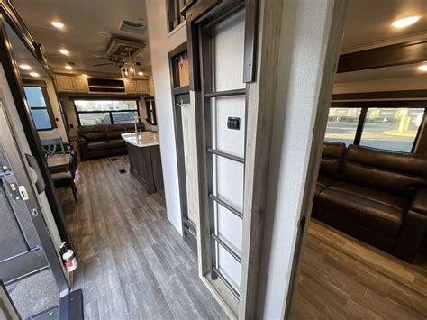 2021 Keystone Avalanche 365mb Mid Bunk Rvs And Campers Indianapolis