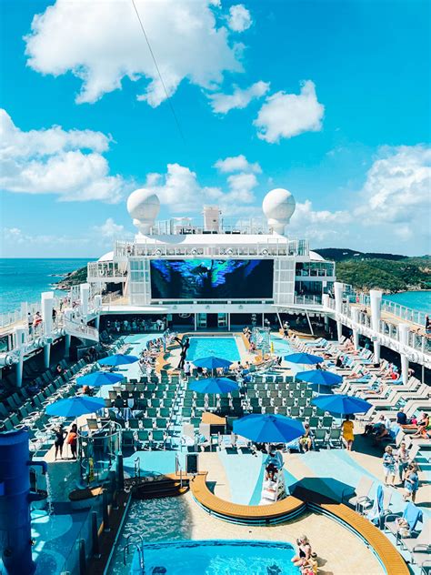 12 Things You Would Never Expect To See On A Cruise Ship Cruising