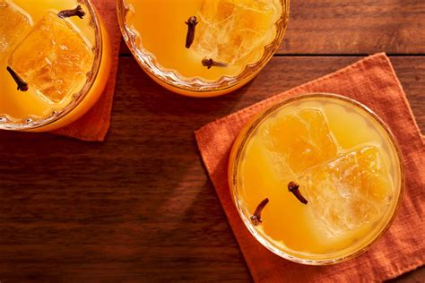 Batch This Apple And Bourbon Cocktail To Spice Up Fall Parties