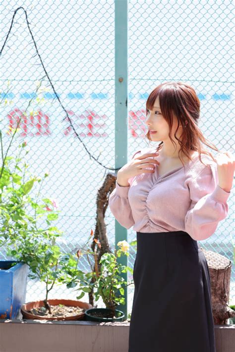 週末グラビア 花咲来夢×猿山秀人 25次元美女図鑑140 Moment日刊ゲンダイ