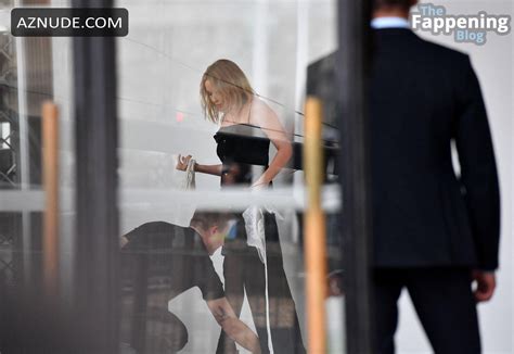 Kylie Minogue Sexy Looks Stunning In Black Pantyhose At The Miu Miu