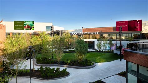 Royalmount Montreals New Shopping Dining And Entertainment