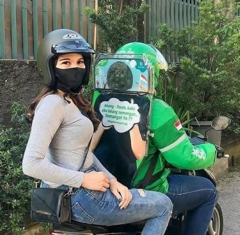 11 Potret lucu atribut motor driver ojek online, unik tapi nyelen