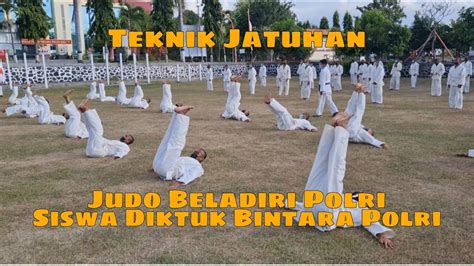 Siswa Seba Praktekkan Teknik Jatuhan Beladiri Polri Youtube