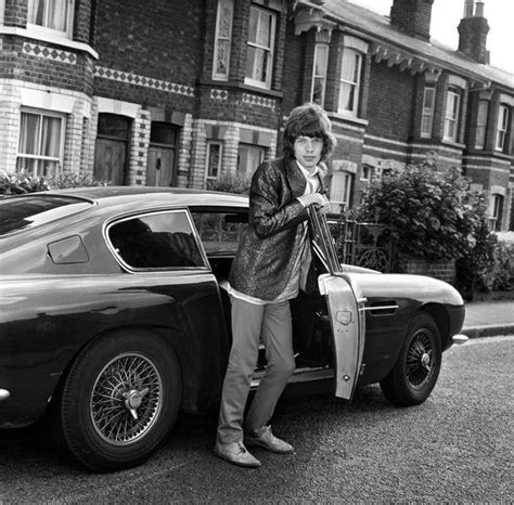 Mick Jagger With An Aston Martin Nel 2025 Rolling Stones