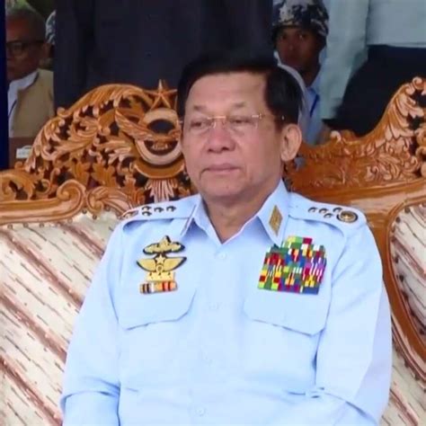 ဟုမ္မ‌လင်းလေတပ်စခန်းဌာနချုပ်မှ ရိက္ခာဂိုဒေါင် မီးရှို့ ခံရပြီး နံရံတွင