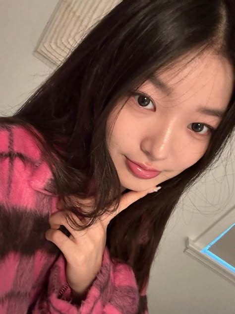 Yoonchae Photo In 2025 Pretty Celebrities Pretty People Pretty Selfies