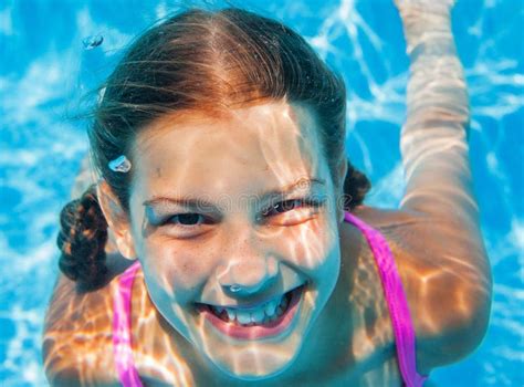 Fille Sous Marine Image Stock Image Du Plongeur Loisirs 40284497