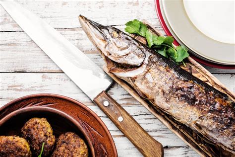 Peixe Pique Assado Grelhado Recheado Com Cogumelos Pique Cozinha Real Russa Recheado Com Legumes