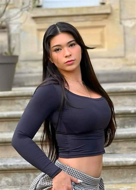 Aishah Sofey Age Bio Career Starsveins