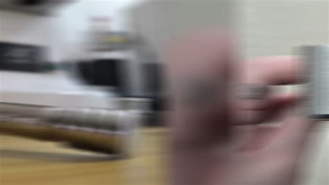 剃净度和剃感有一定要求的乌鸦可以冲这是一款间隙不大，但暴露较多的刀头！脸起泡两分钟内开始剃须。很放肆的没有任何控制的下刀简直绝美！湿式剃须 乌鸦剃须刀 Youtube