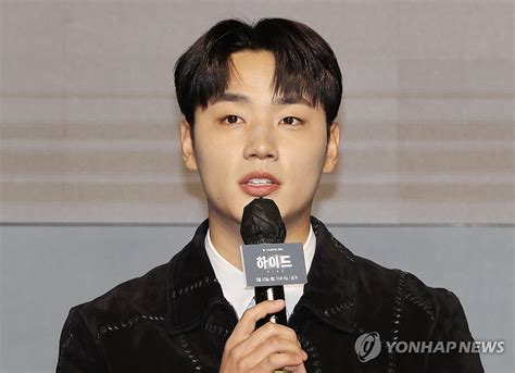 인사말하는 이민재 연합뉴스