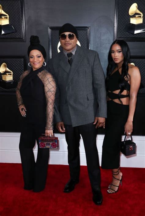 Simone Smith Hawtcelebs