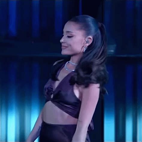 Ariana Grande Dancing S 2022
