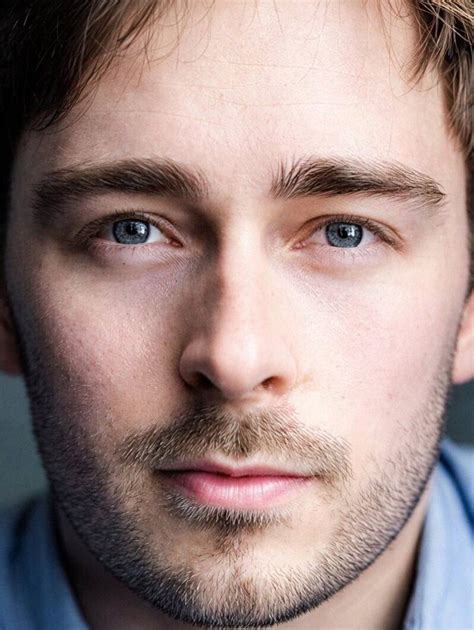 Ossian Perret Ecartelera