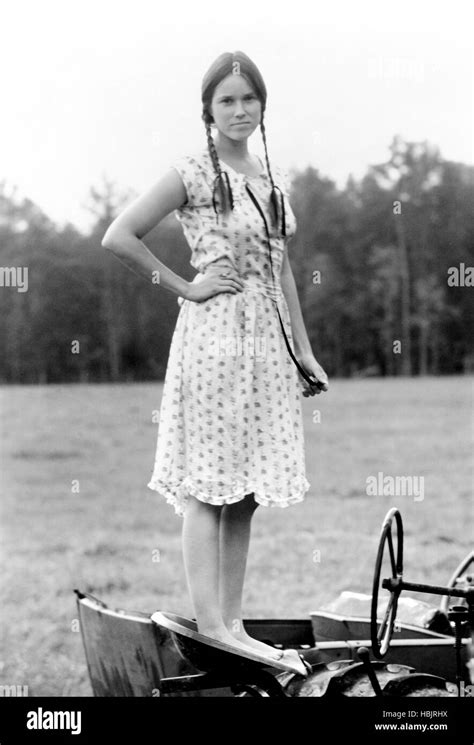 Wagon Couvert Barbara Hershey Bertha Boxcar Bertha 1972 Imdb