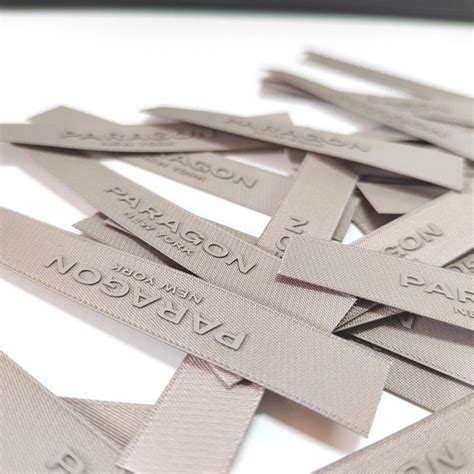Custom Fashion Logo 3d Embossed Silicone Logo Clothing Woven Labels